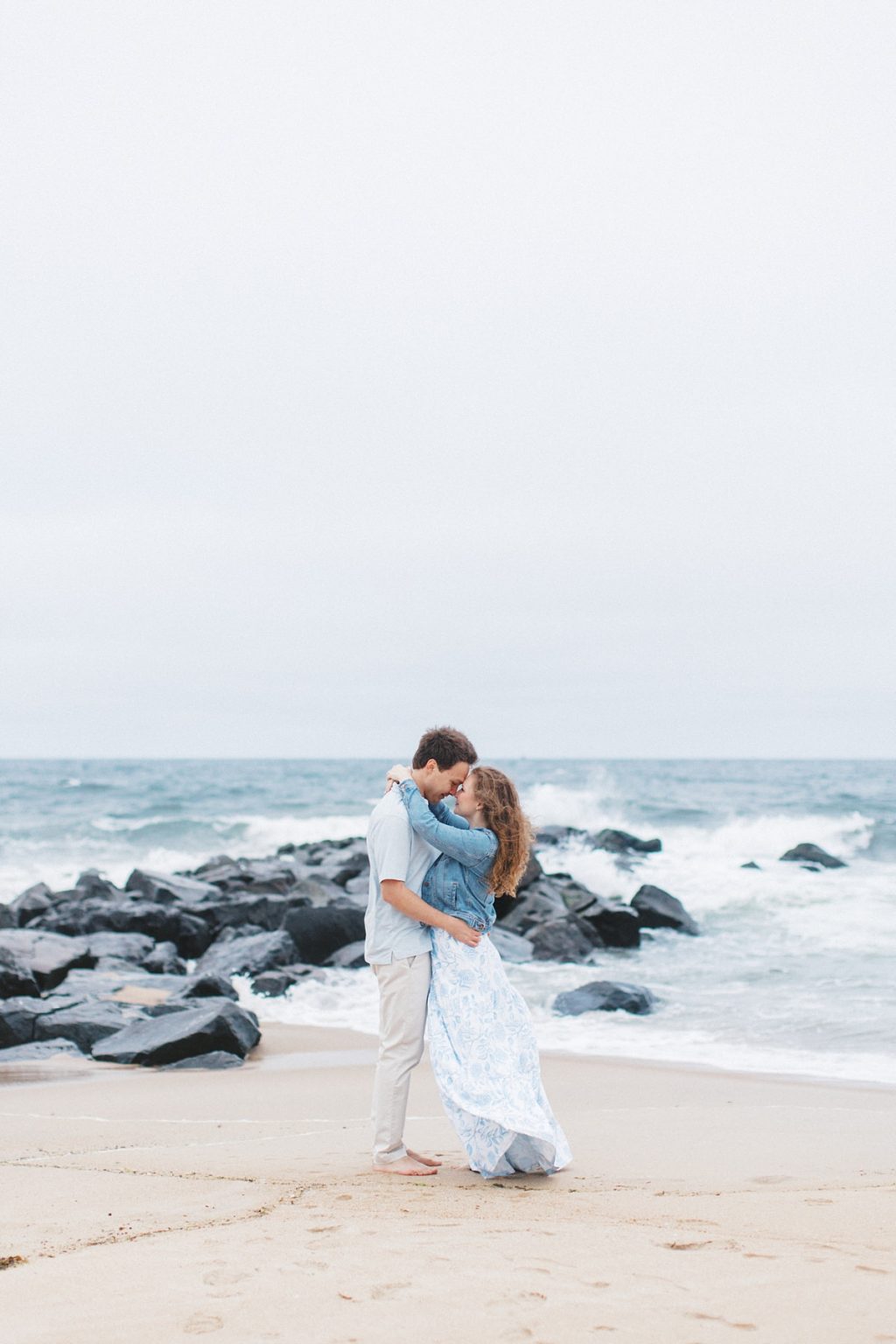 A Chilly & Romantic Sea Girt Engagement | Jill Sahner Photography