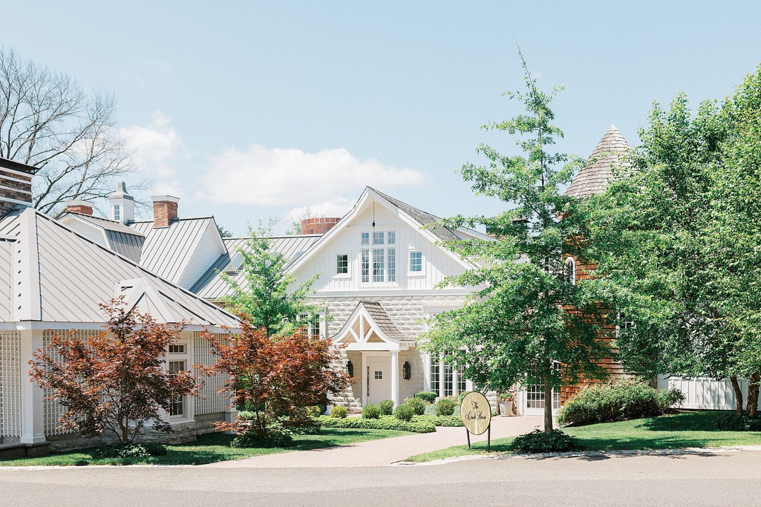Colorful Summer Wedding at The Ryland Inn